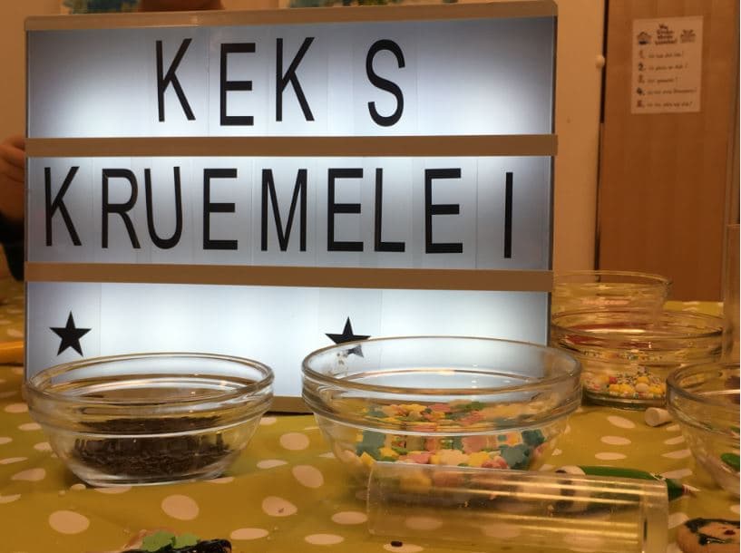 Keks Krümelei mit RTL-Reporterin Kim Friedrichs